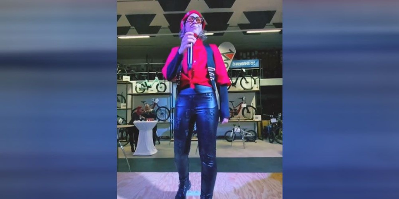 Szene – "Verkackt" – Rebecca Rapp patzt bei Live-Auftritt | Heute.at