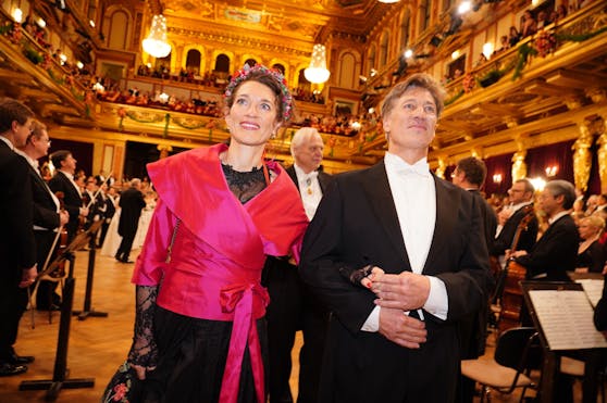 Kanzler feiert Debüt am Ball voller (Phil-)Harmonie - People | heute.at