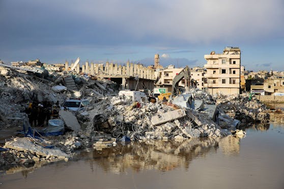 Luftangriffe auf Syrien – heftige Vorwürfe gegen Türkei - Welt | heute.at