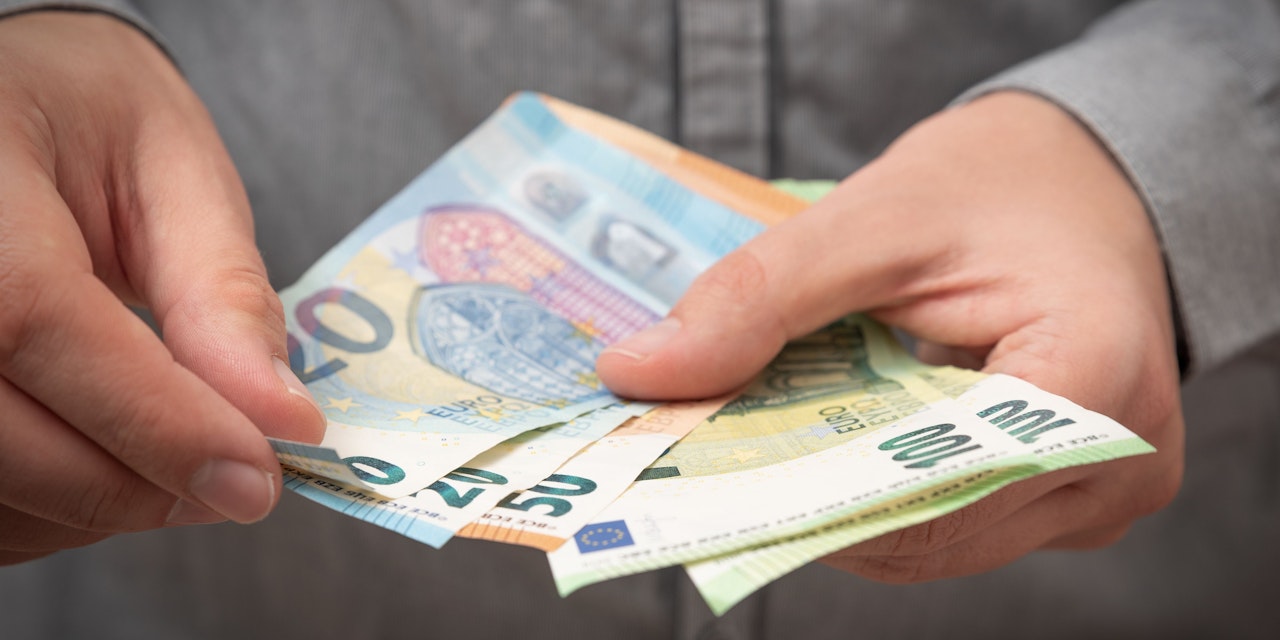 Politik – Bis zu 500 Euro – 1,8 Mio. kriegen jetzt Geld-Bonus | Heute.at