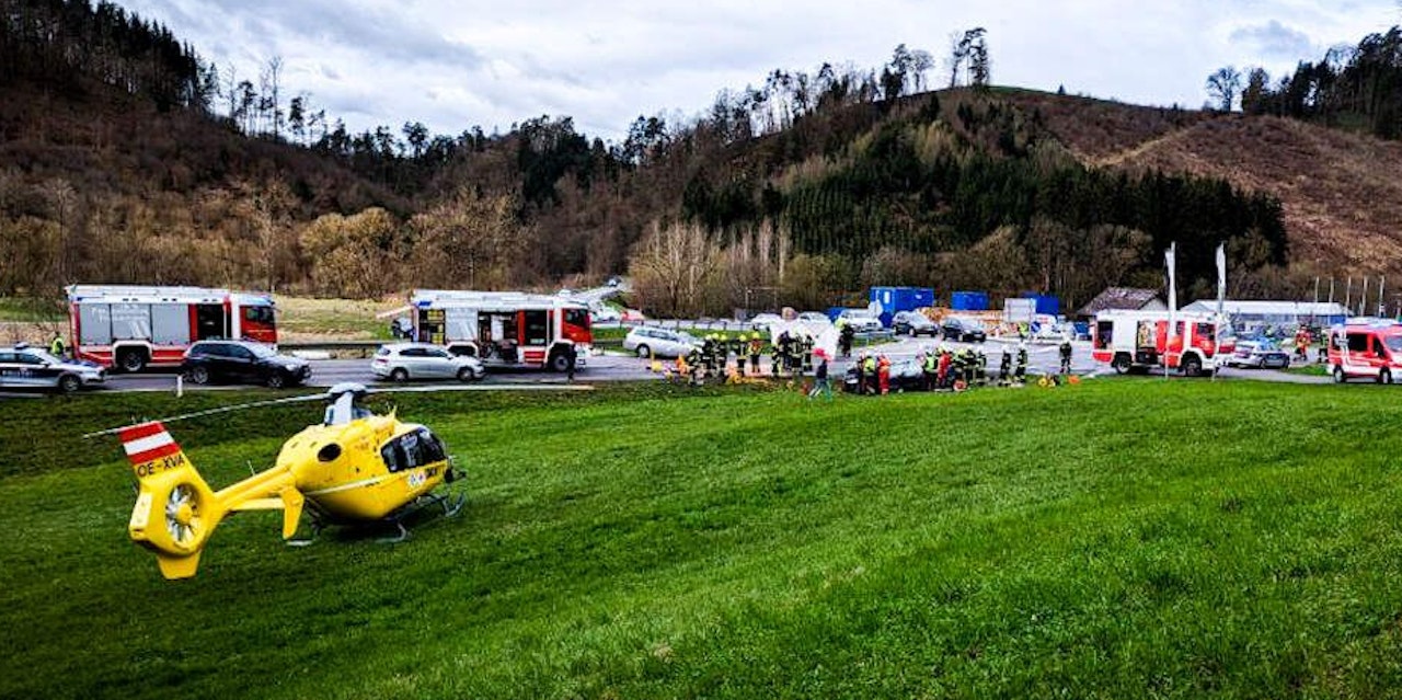Oberösterreich – Schwerer Crash in Freistadt fordert mehrere Verletzte | Heute.at