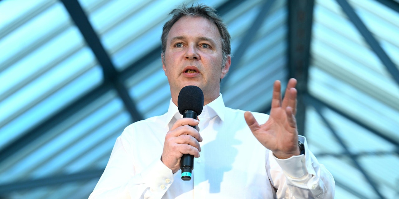 Politik – Kanzler Kickl als "Gefahr" – Babler beschwört SPÖ-Werte ...