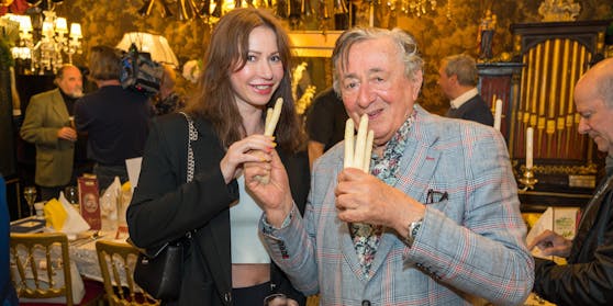 "Ich kämpfe ständig" – Lugner ist der Verzweiflung nahe - People | heute.at