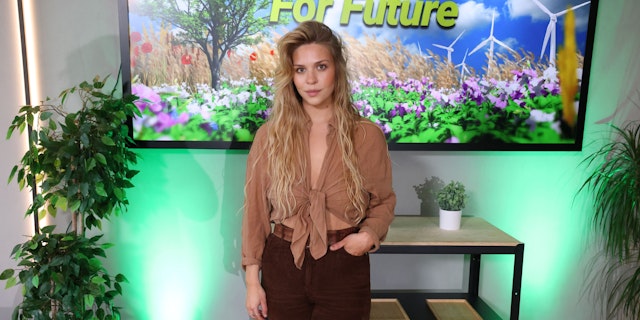 "Klima-Shakira" Anja Windl zieht alle Blicke auf sich - Klimaschutz ...