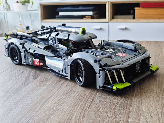 Das LEGO Peugeot Hypercar – Kult-Auto mit Klebe-Aufwand - Games | heute.at