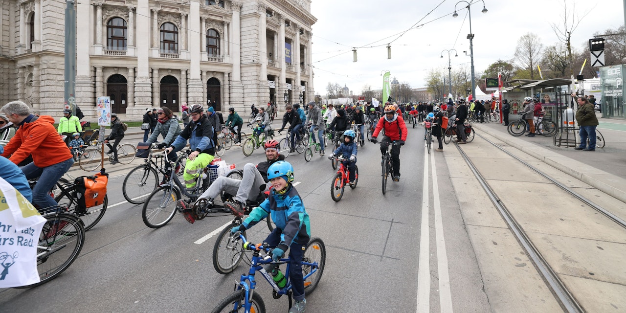 Wien – Kidical Mass – Kids strampeln für radfreundliches Wien | Heute.at