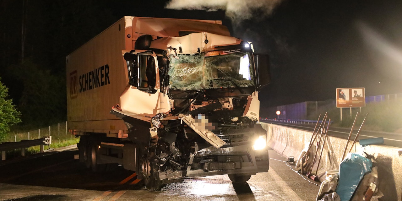 Oberösterreich – Schwerer Lkw-Crash – Pyhrnautobahn komplett gesperrt | Heute.at