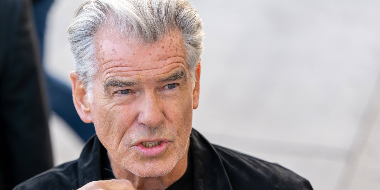 People – Ekel-Einbruch! Mann uriniert in Garten von Bond-Star | Heute.at