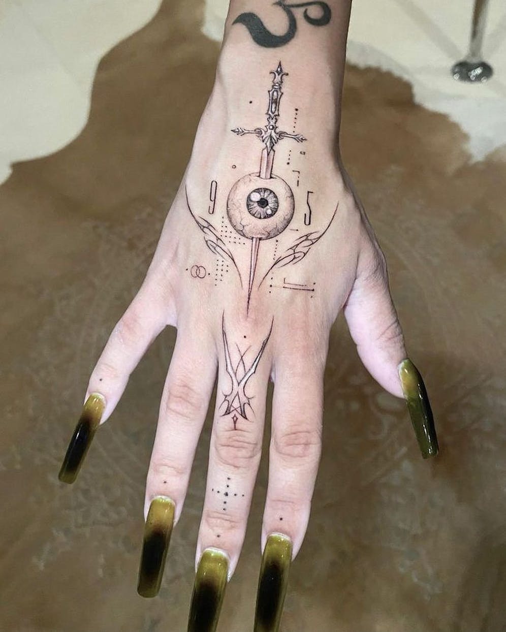 Fashion and Beauty – Doja Cat zeigt auf Insta ihr neues Monster-Tattoo ...