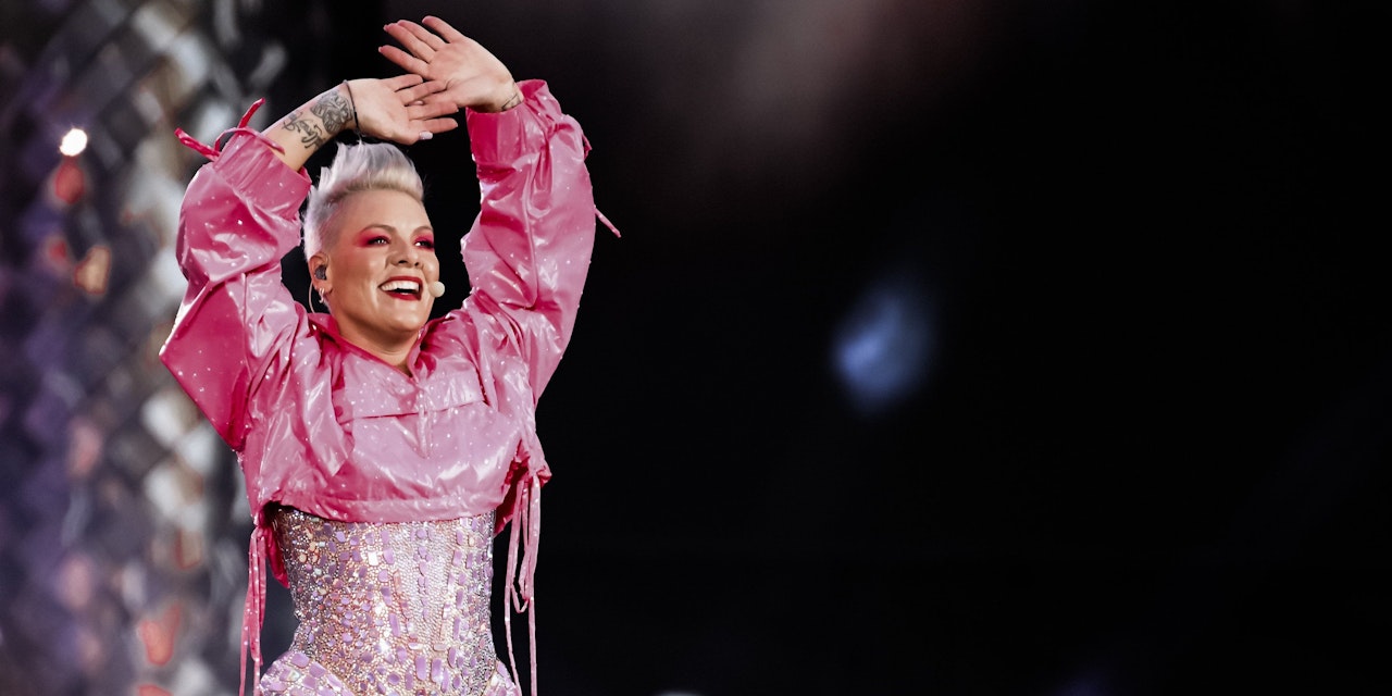 People – Meint sie das ernst? Pink feiert Rammstein auf Konzert | Heute.at
