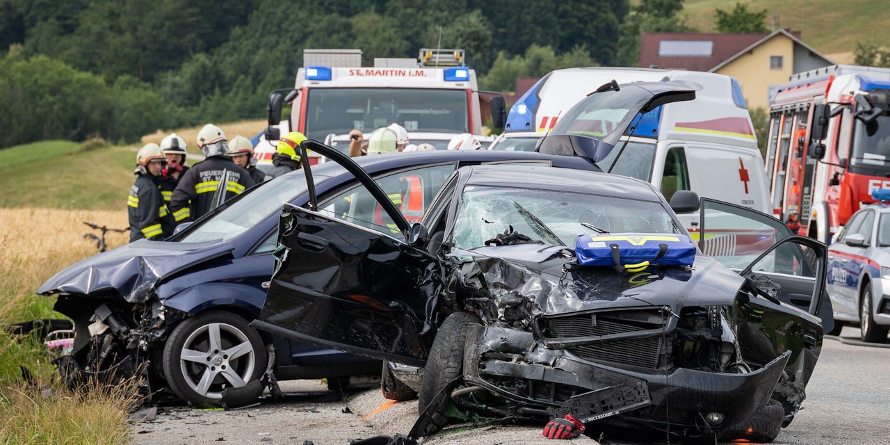 Oberösterreich – Massen-Crash in OÖ – zwei Tote und sechs Verletzte | Heute.at
