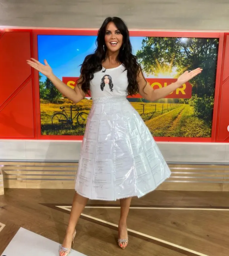 ORF-Star zeigt Zeugnis-Look, ist am Hintern nackt | Heute.at