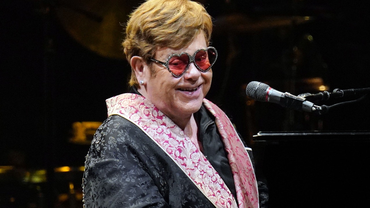 People – Grund zur Sorge? Elton John nach Sturz im Krankenhaus | Heute.at