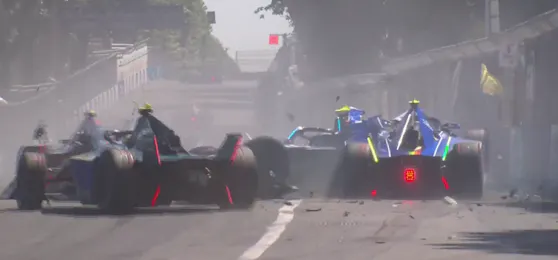 Heftiger Feuer-Crash! Formel-E-Rennen abgebrochen - Sportmix | heute.at