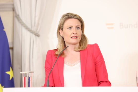 "Wütend", "fassungslos" – Raab hat Rammstein-Forderung - Politik | heute.at