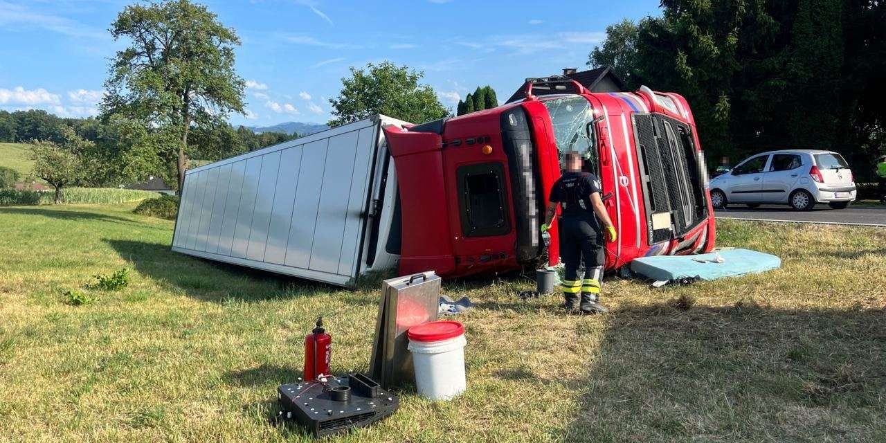 Niederösterreich – Lkw-Lenker nach Crash in NÖ in Wrack eingeklemmt | Heute.at