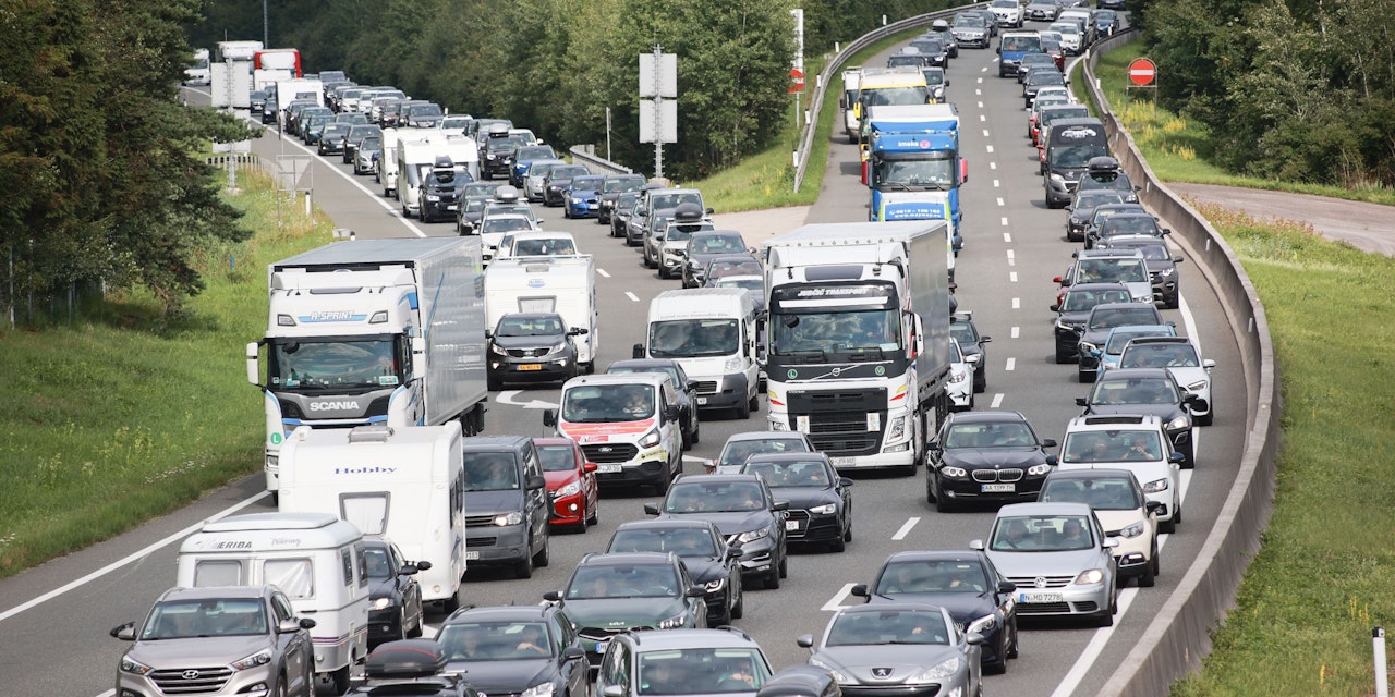 Österreich – "Nicht ausweichen" – Stau-Chaos auf Autobahn geht weiter ...