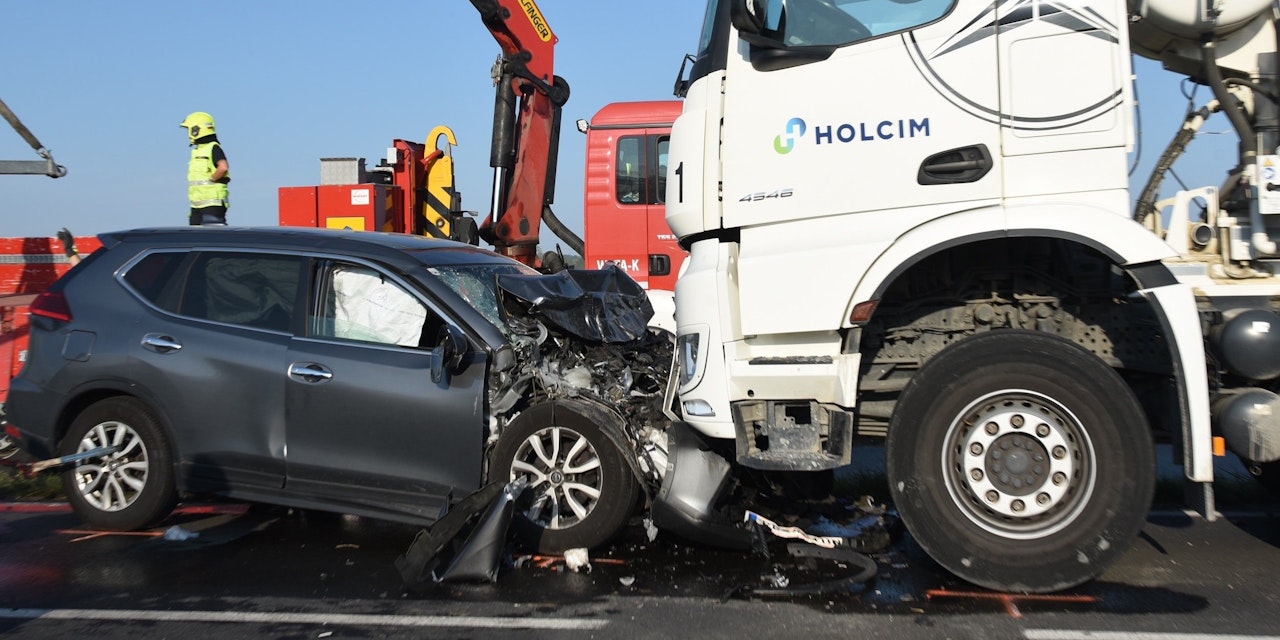 Niederösterreich – Pkw-Lenker krachte frontal in Betonmischer – tot | Heute.at
