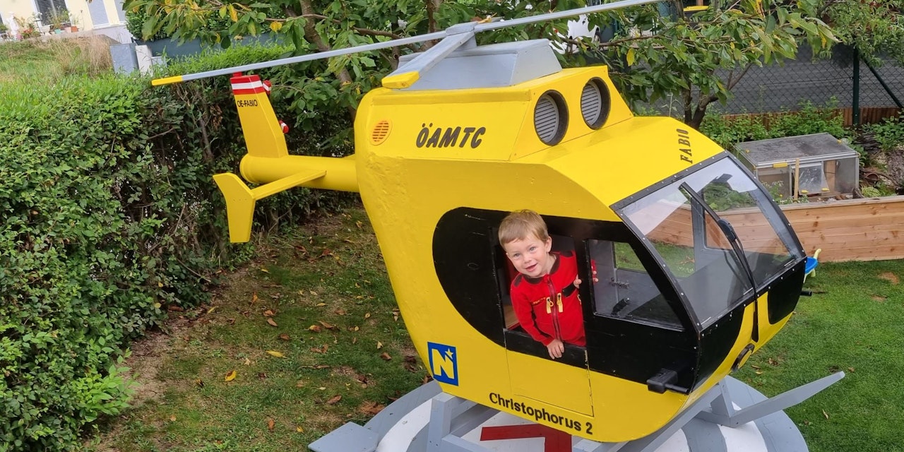 Niederösterreich – Flugretter baut Sohn eigenen, kleinen Christophorus ...