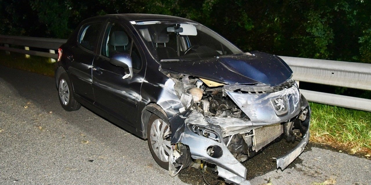 Autofahrerin schläft hinter dem Steuer ein und baut Crash | Heute.at