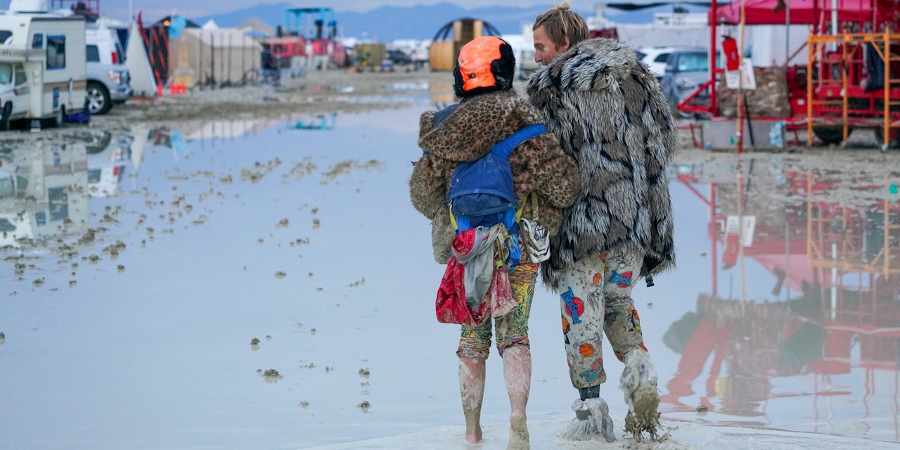Welt – Burning Man im Schlamm-Chaos – Warnung vor Krankheiten | Heute.at