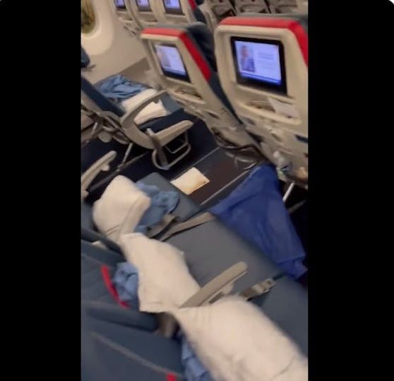 Ferien-Flieger muss wegen Durchfall-Passagier umkehren - Welt | heute.at