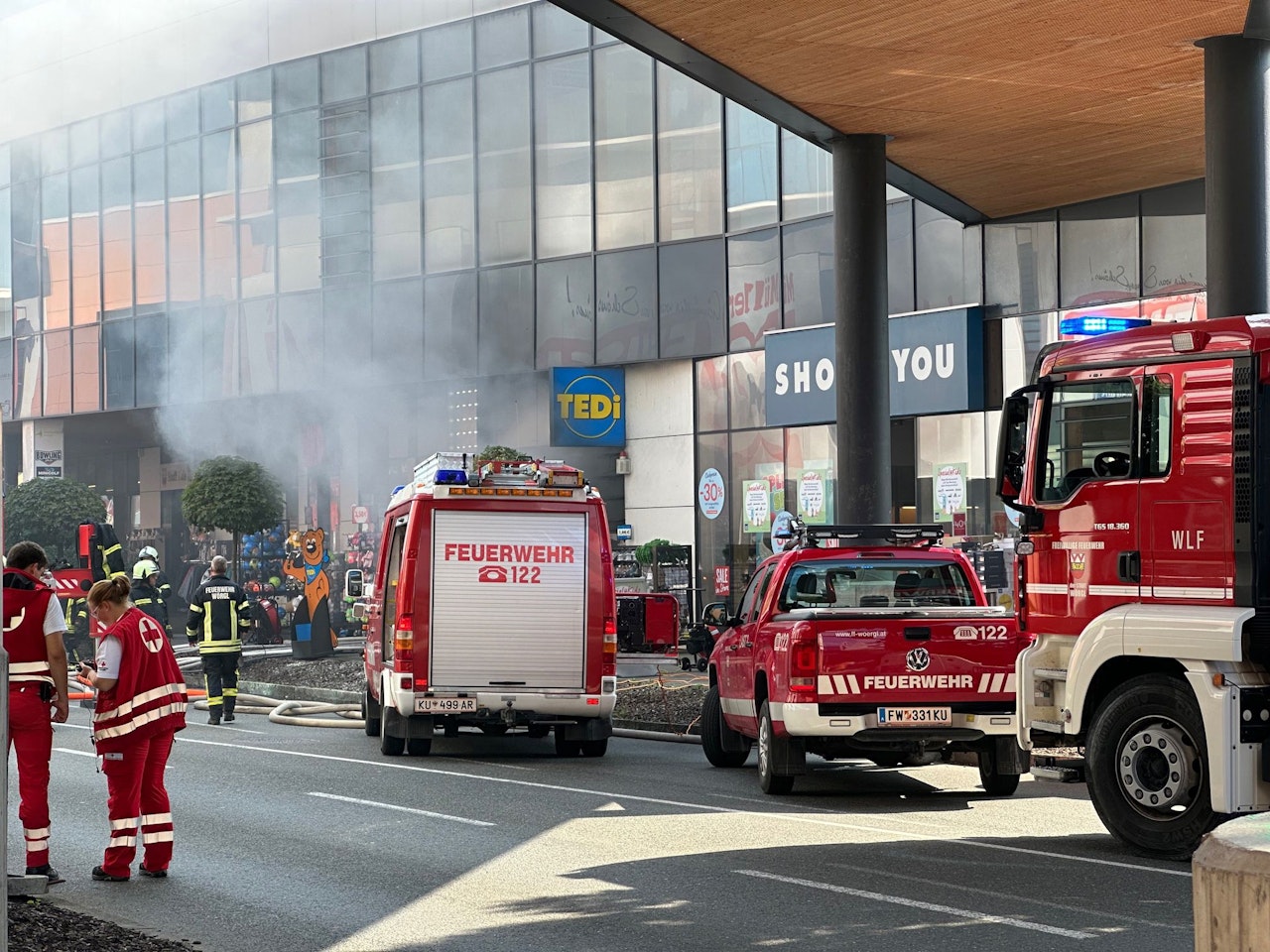 BILDSTRECKE: TEDi-Filiale in Wörgl brennt völlig aus – Tirol | Heute.at