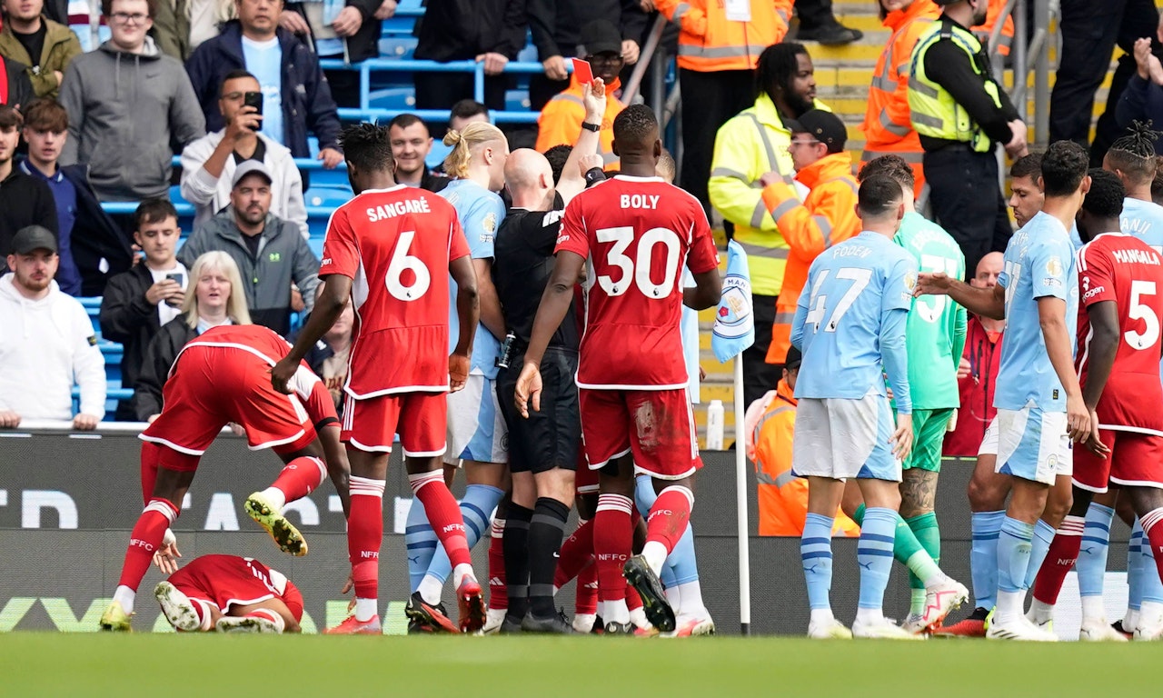 Manchester City trotz Würge-Rot weiter makellos – Fussball | Heute.at