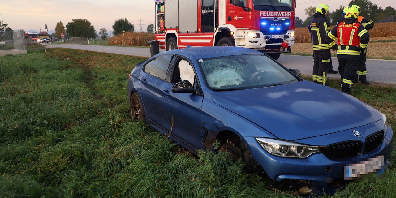 Oberösterreich – BMW-Fahrer verliert Kontrolle und baut Crash in OÖ | Heute.at