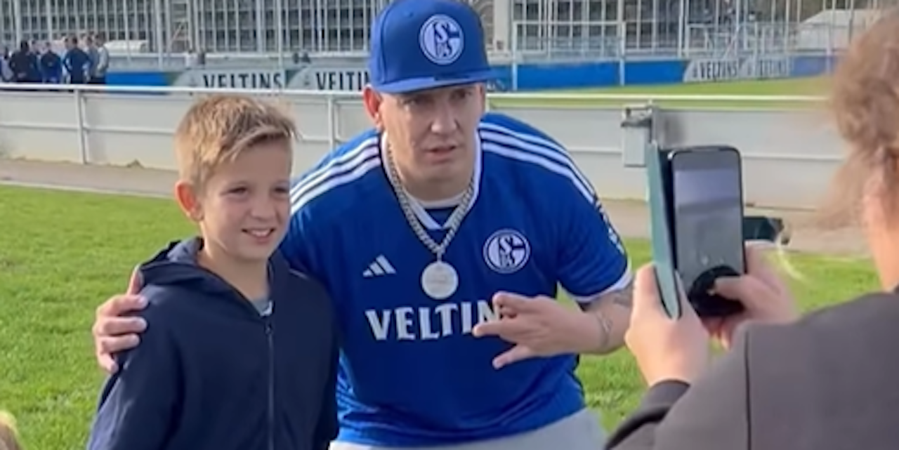 Fussball – "Am Ballen!" Money Boy will Schalke aus der Krise rappen | Heute.at
