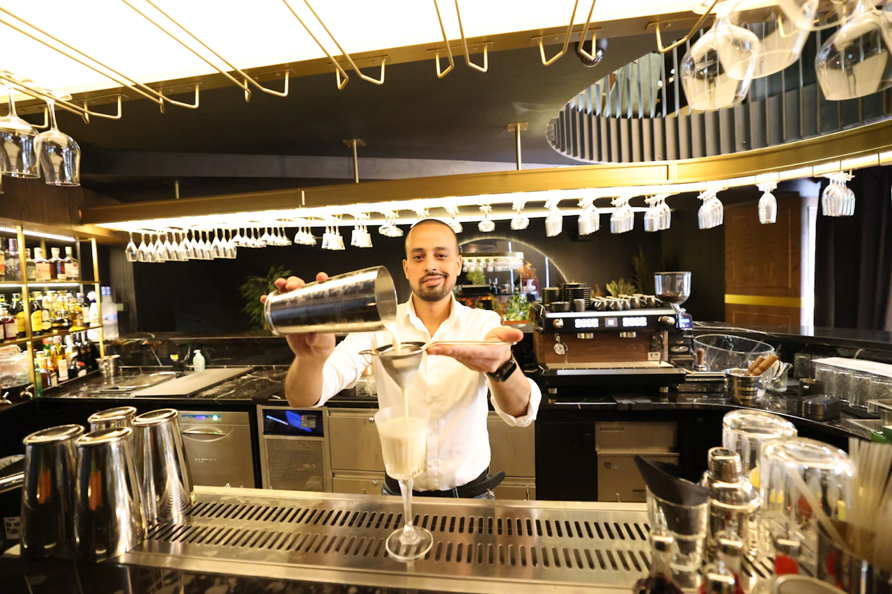 Trinken wie Hemingway – Harry's Bar nun auch in Wien – Wien | heute.at