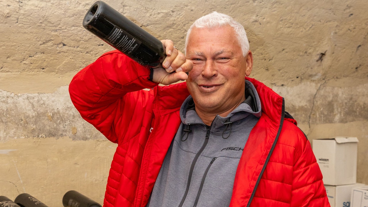 Für guten Zweck – Prost! Ex-Kicker Toni Polster unter dem Hammer | Heute.at