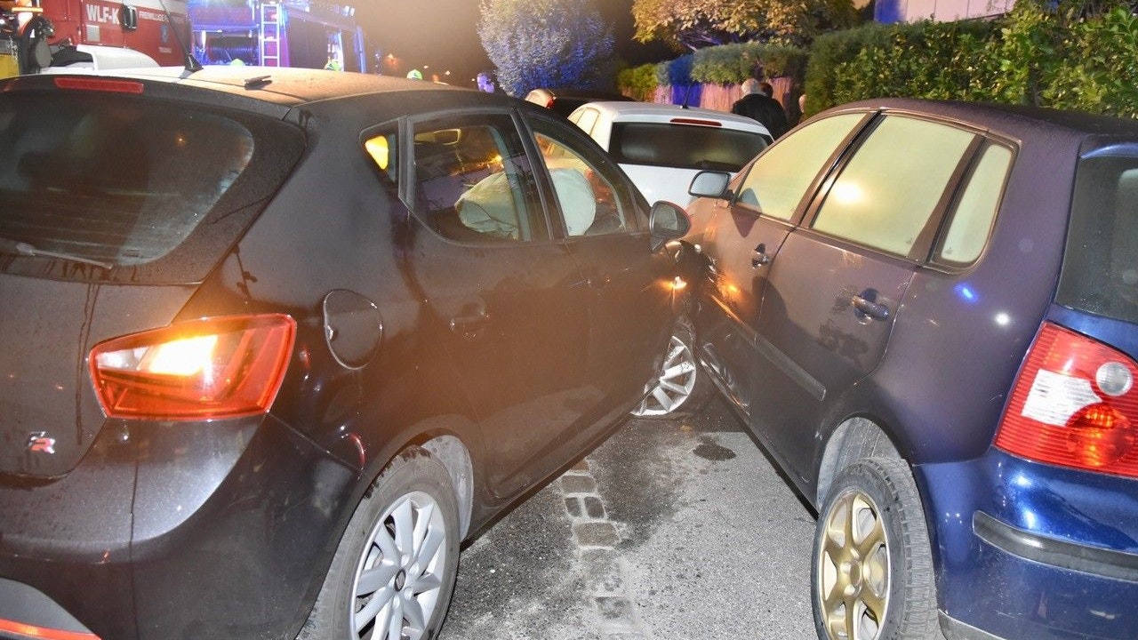 Vier Pkw beschädigt – Zwei Verletzte! Alko-Lenker verursachte Massen-Crash | Heute.at
