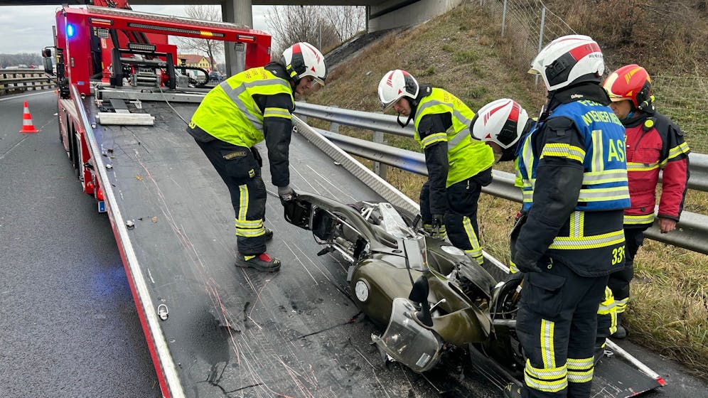 Junge Bikerin bei Motorradunfall schwer verletzt | Heute.at