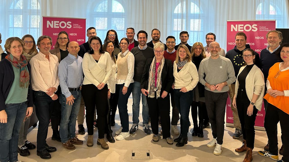 Neos starten mit 23 Bezirksteams ins Superwahljahr | Heute.at