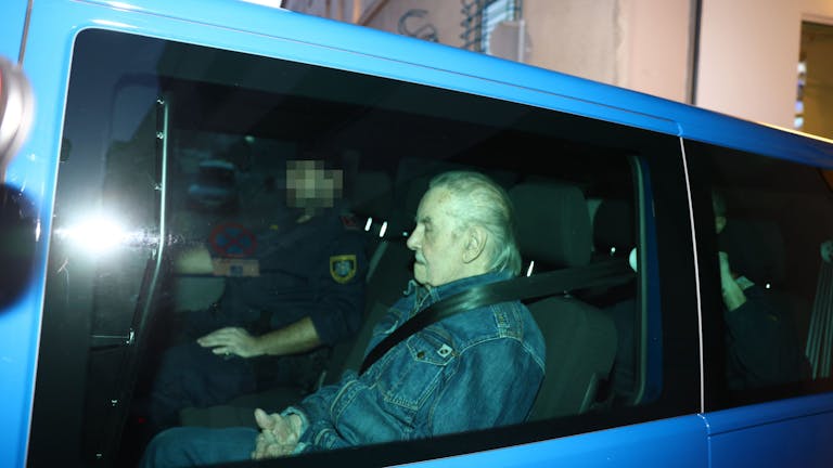 Wunsch fürs neue Jahr – Fritzl träumt von Haus – es muss einen Keller ...