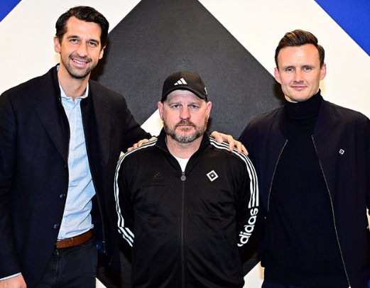 Neuer HSV-Trainer mit "Gefängnis-Foto" präsentiert – Fussball | Heute.at