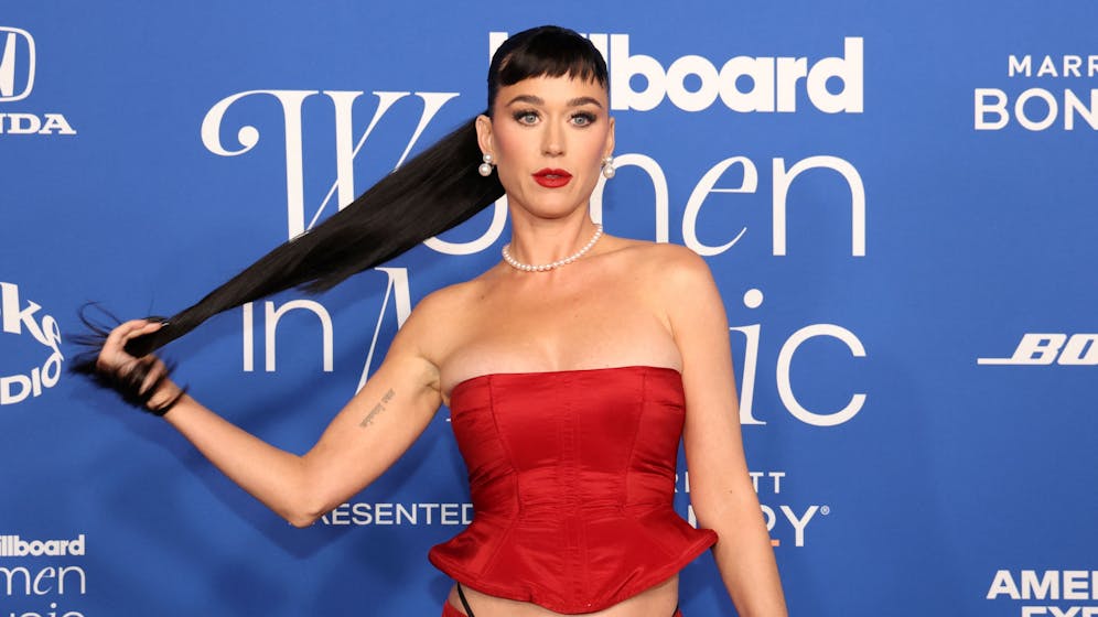 "Igitt, was ist das?" Wirbel um Katy Perrys Arschgeweih | Heute.at