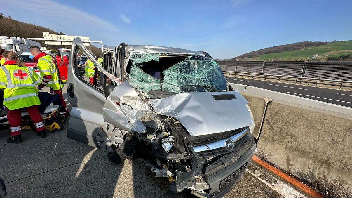 Mehrere Verletzte nach Crash auf der A1 | Heute.at