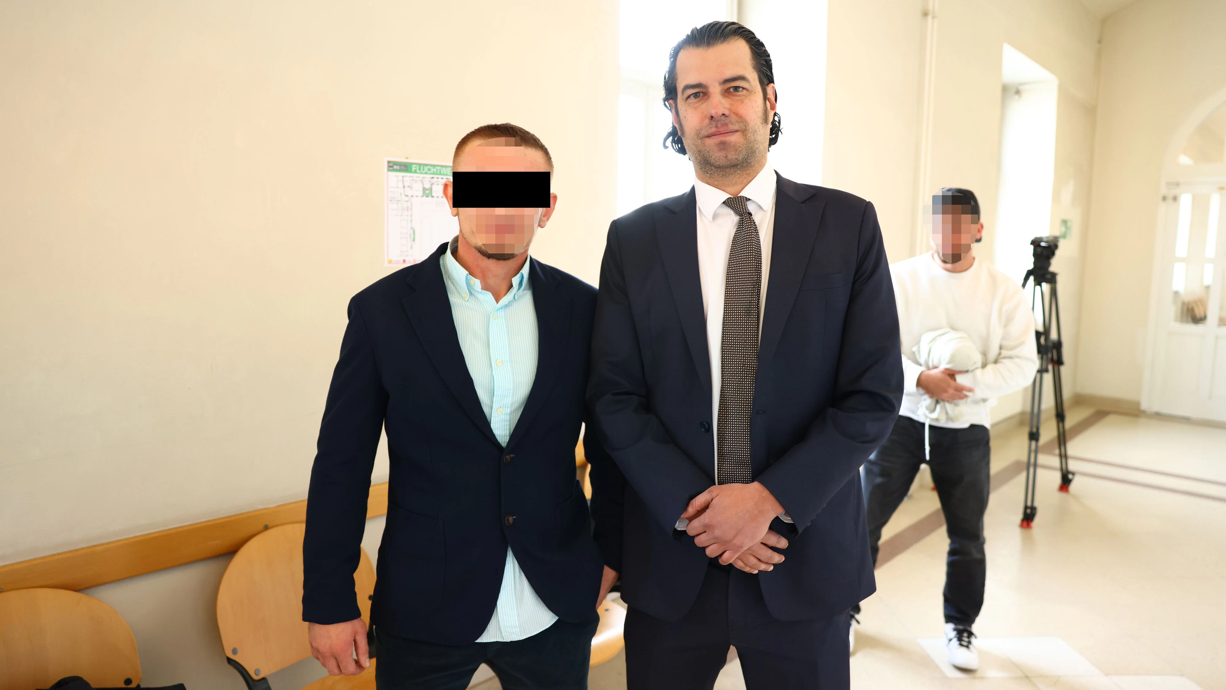 Prozess in Wien – Schutzgeld: "Chef der Tschetschenen" vor Wiener ...