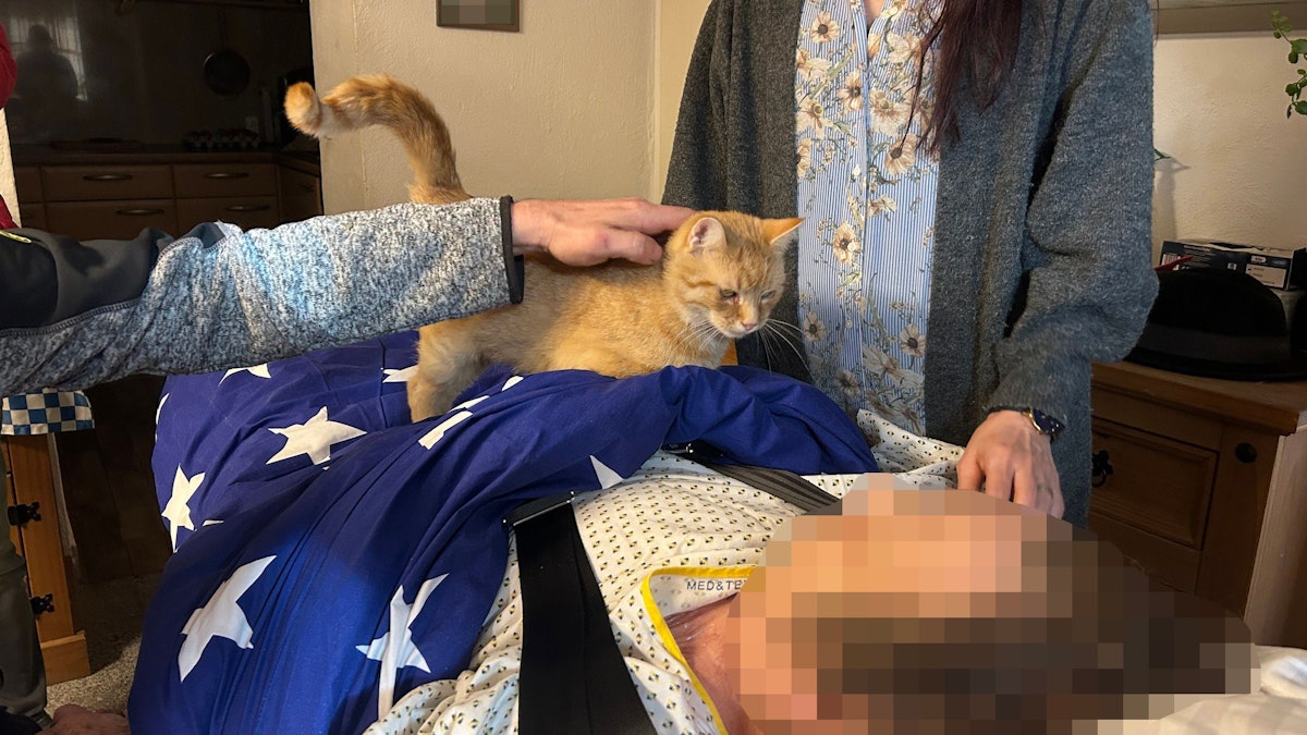 Noch Herzenswunsch erfüllt – Ein letztes Mal mit ihrem Katzerl, dann ...