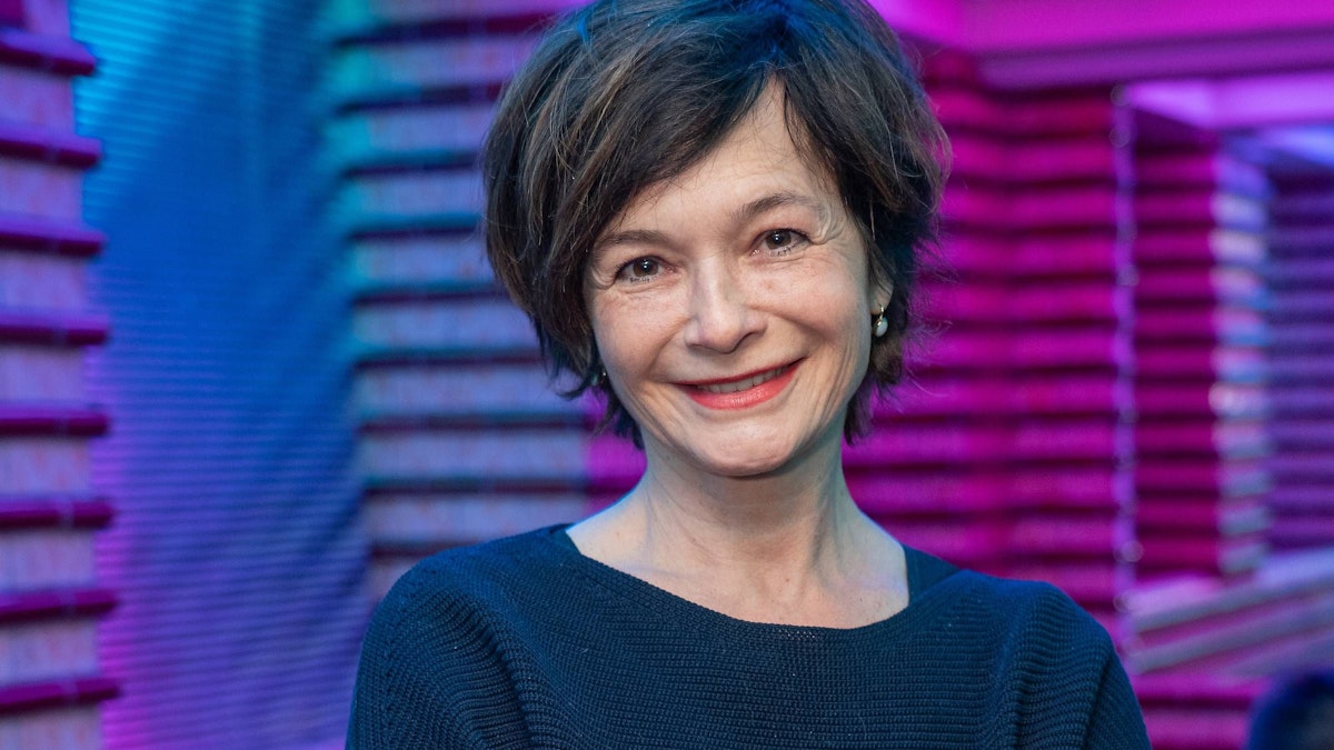 Geständnis im Interview – ORF-Star Stemberger hat "pornographische Beziehung" | Heute.at