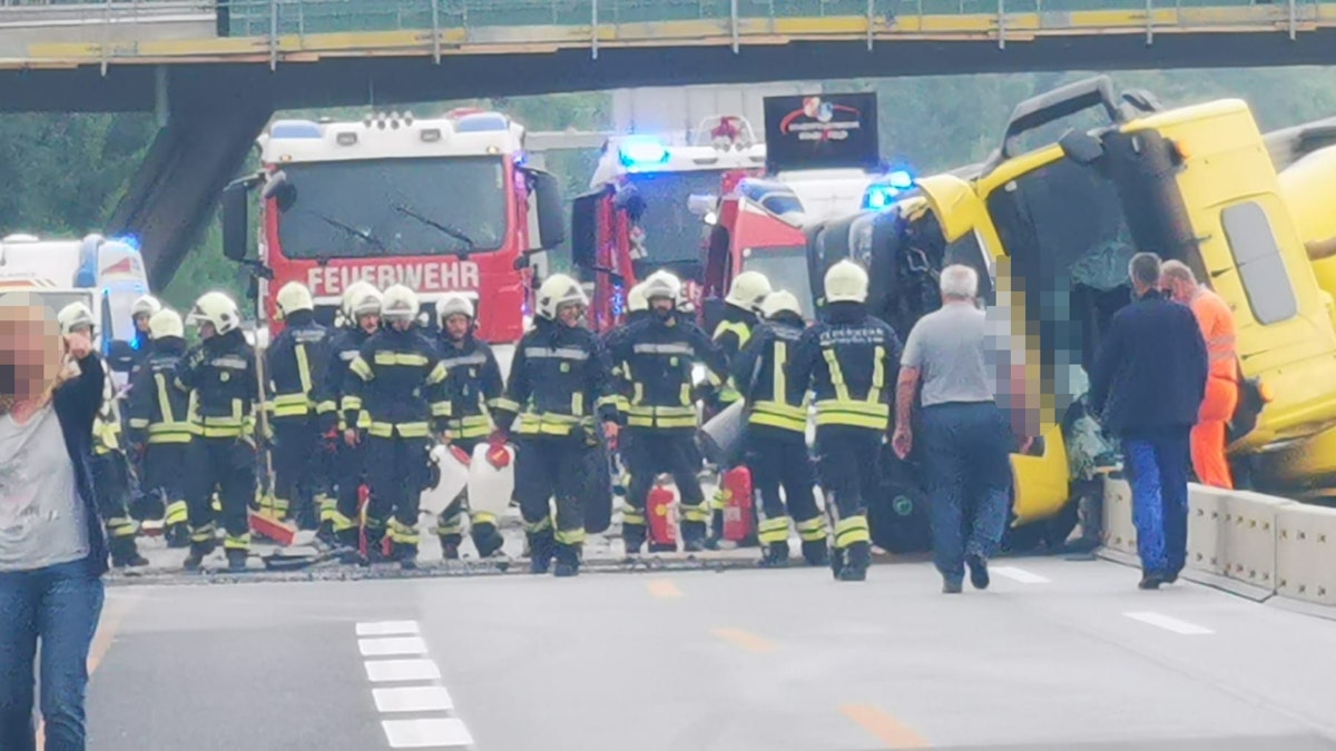 A2 Richtung Wien – Lkw-Crash auf der Autobahn – Mega-Stau baut sich auf | Heute.at