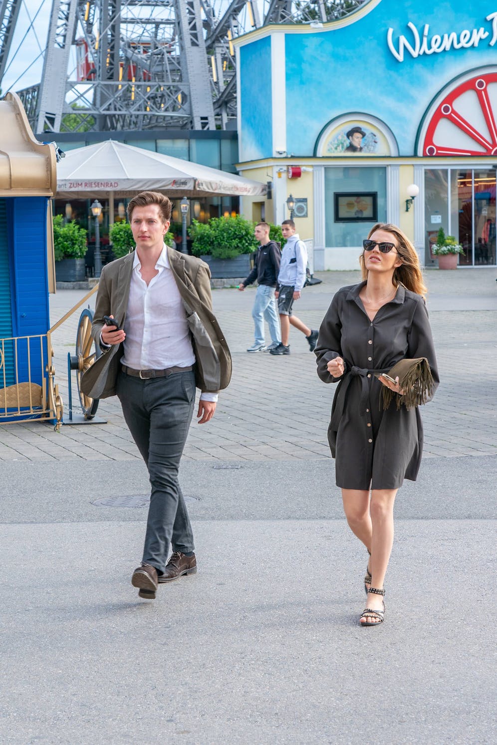 Anca & Lucca Lucian im Prater – Magier-Duo will Gegenstände aus 65 Metern Höhe erraten | Heute.at