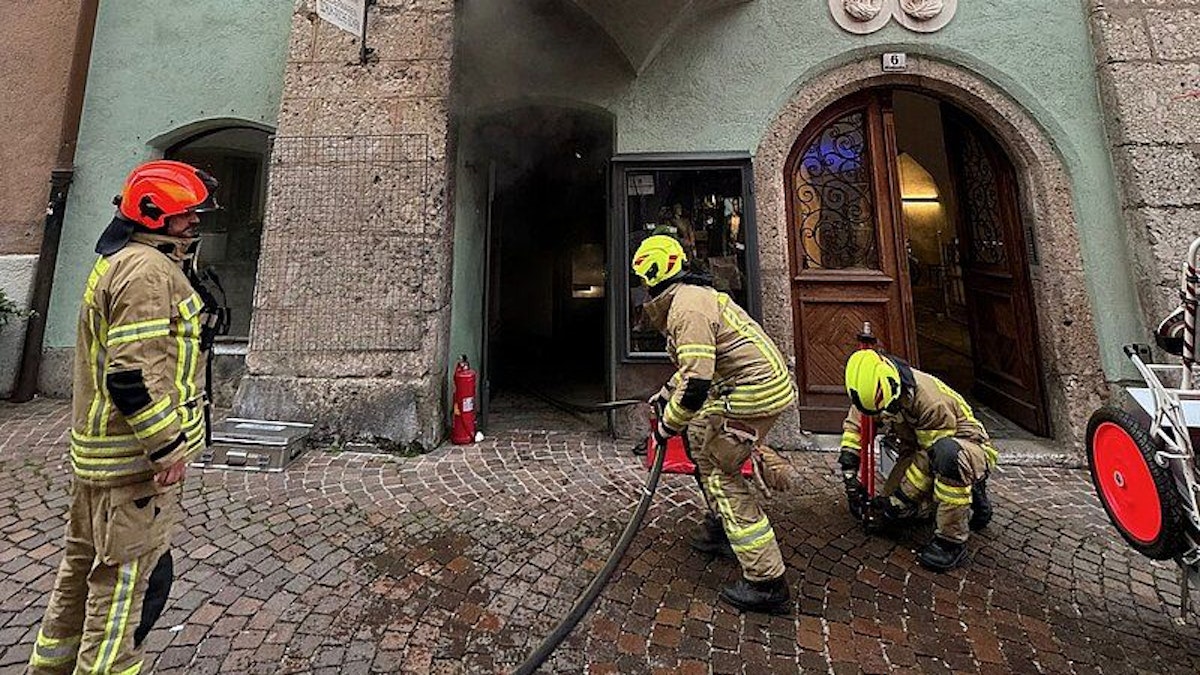 Einsatz in Hall in Tirol – Brand in Geschäft – Polizei evakuiert ...