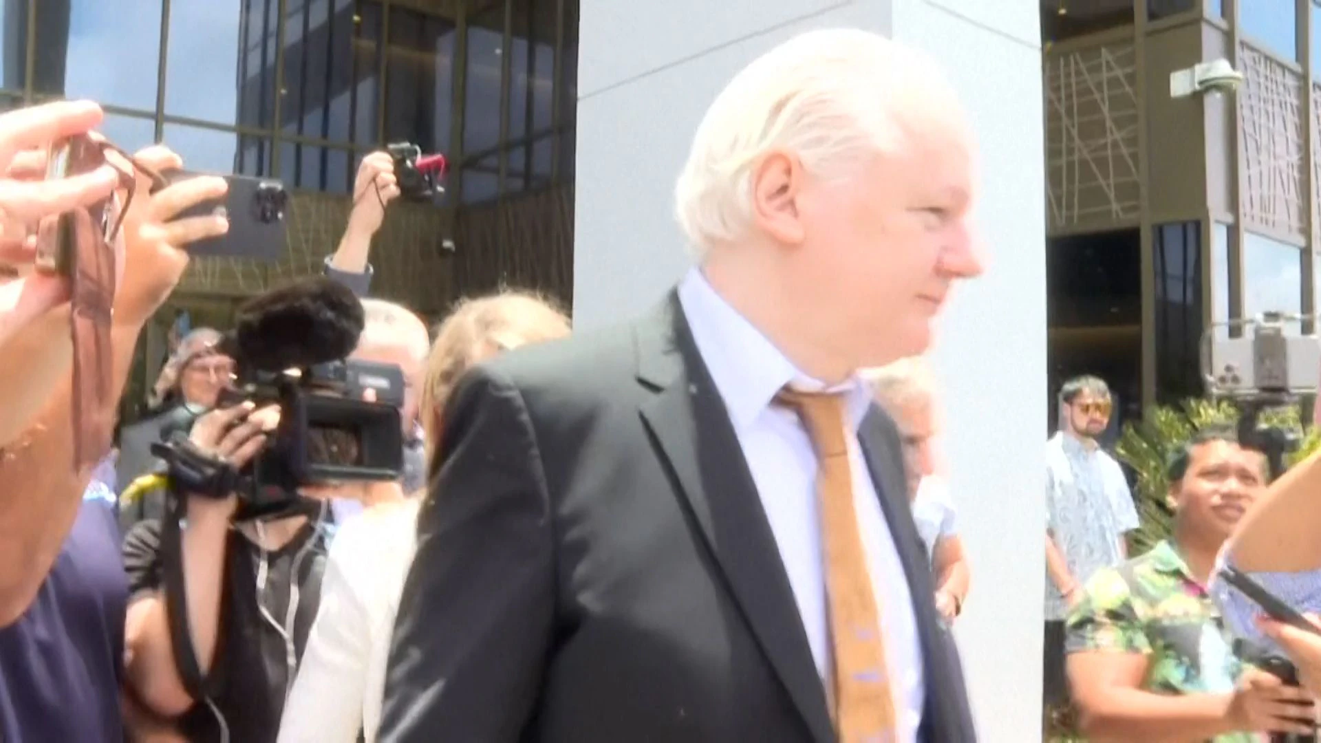 Julian Assange ist frei | Heute.at