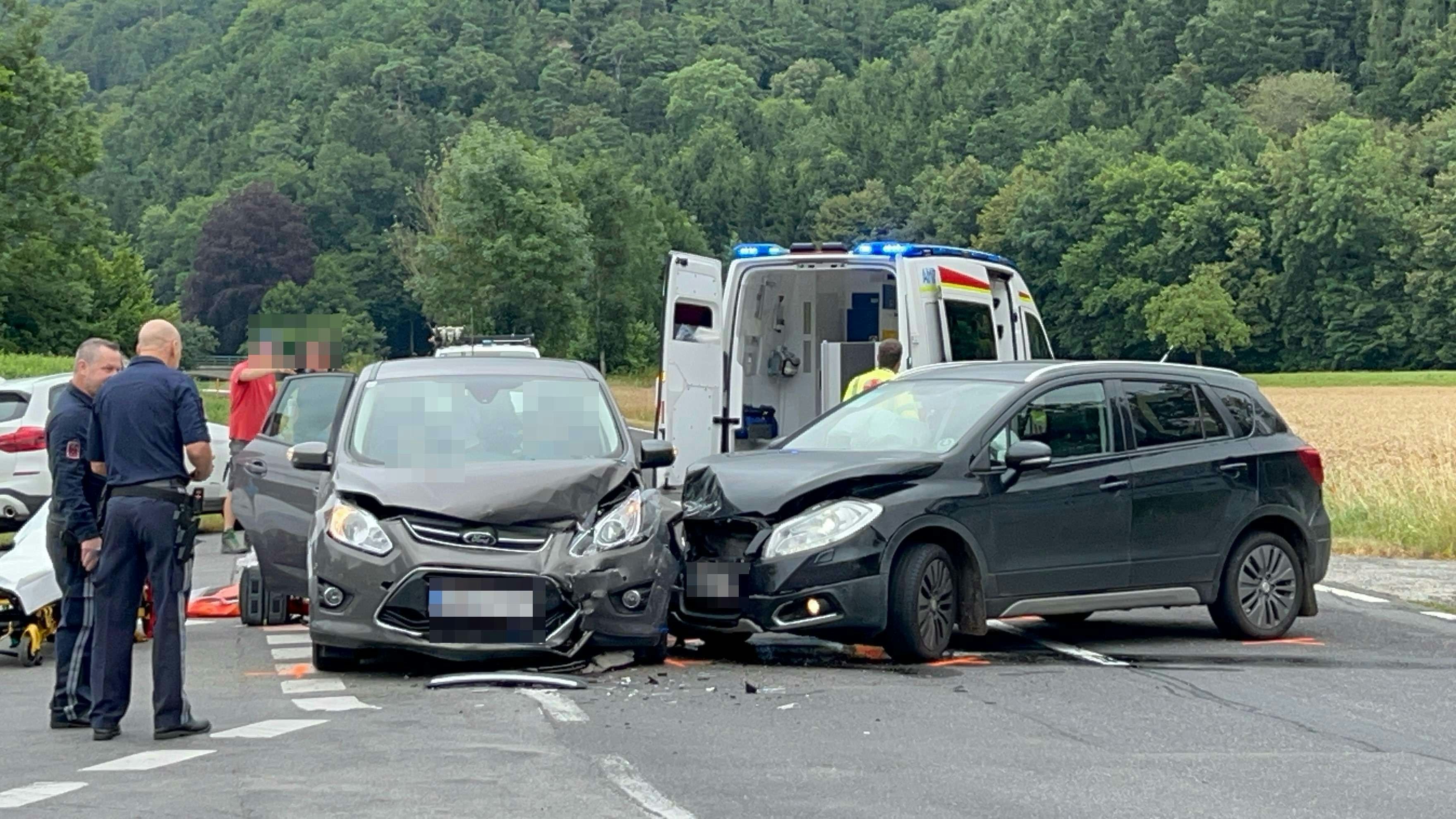 Bei L-17 Übungsfahrt – Mehrere Verletzte nach Unfall auf Kreuzung | Heute.at