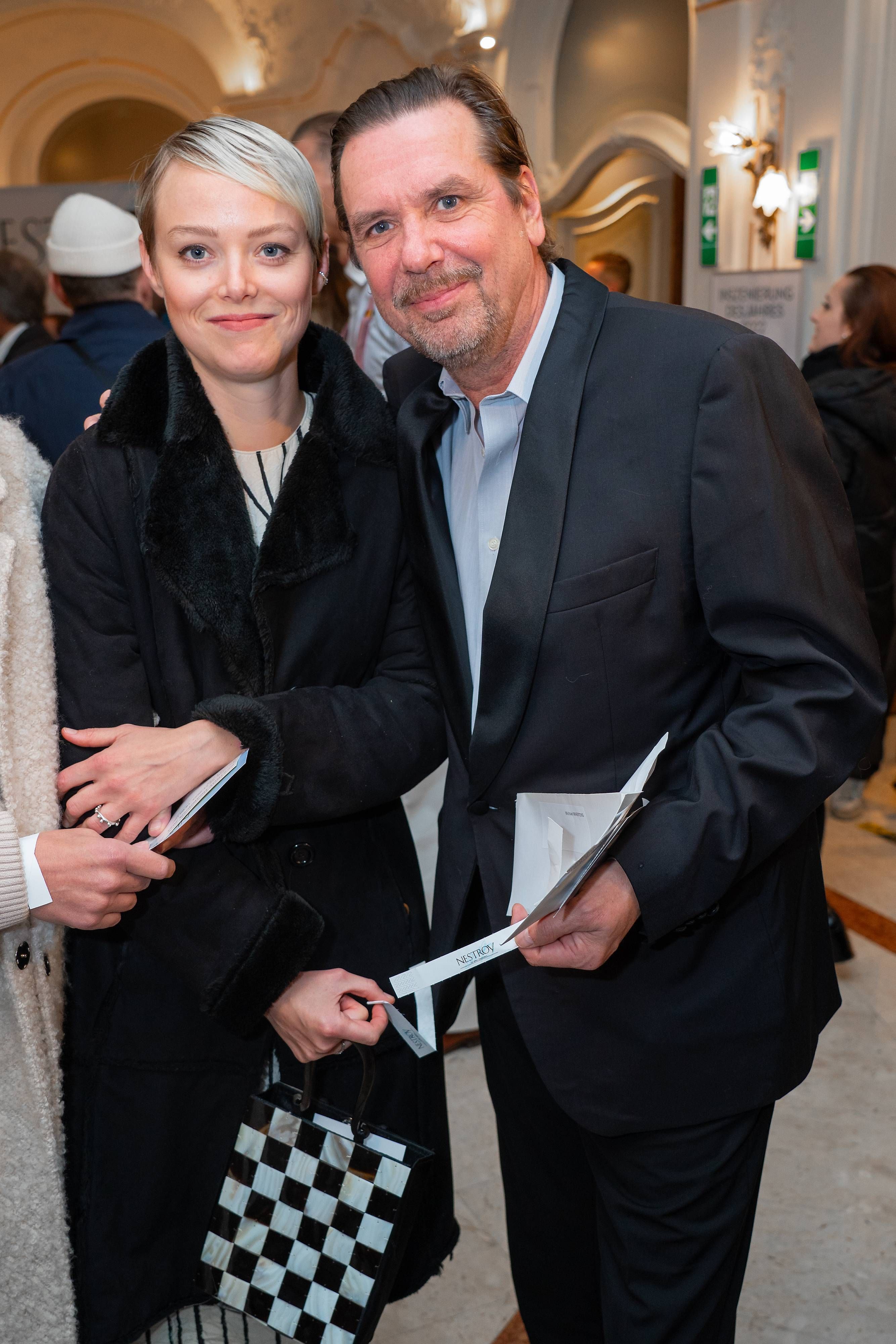 Über Marie-Luise Stockinger – Maertens: "Mit anderen ist alles ...