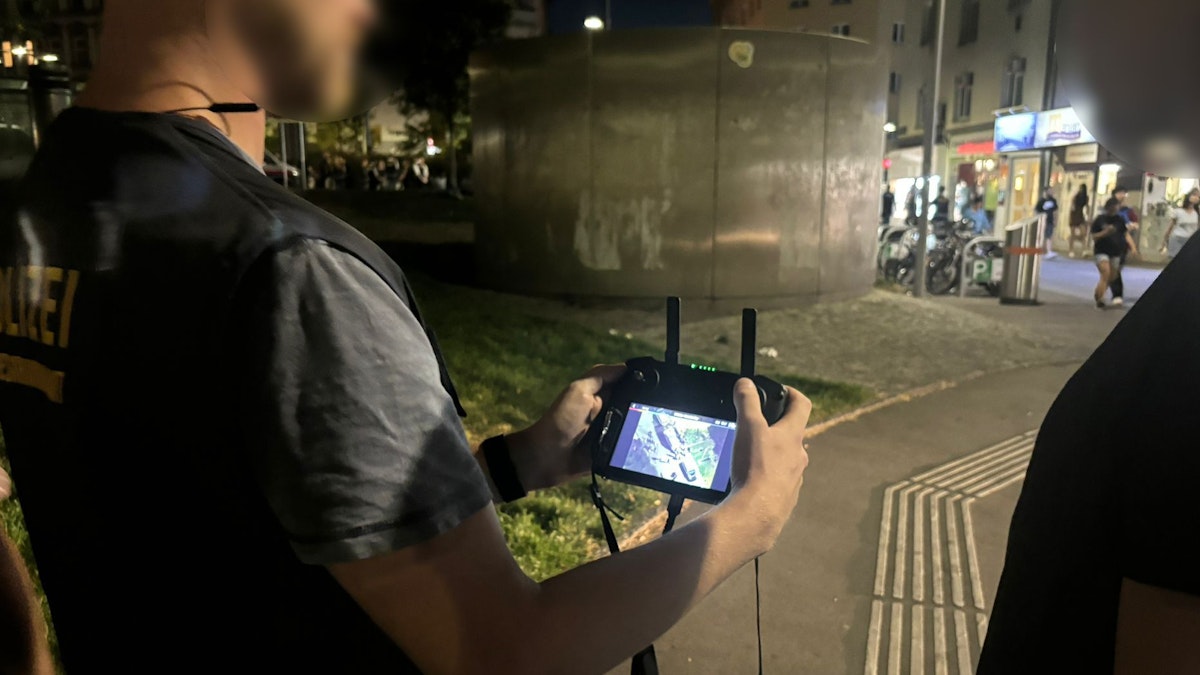 Wiener Reumannplatz – Polizei-Drohnen überwachen jetzt Hotspot in ...