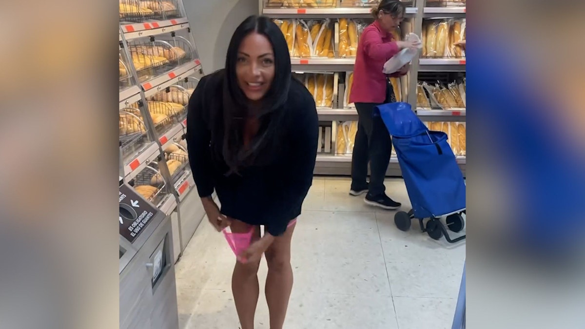Riesen-Aufreger – Sie zieht Slip in Supermarkt aus – lässt Höschen dort ...